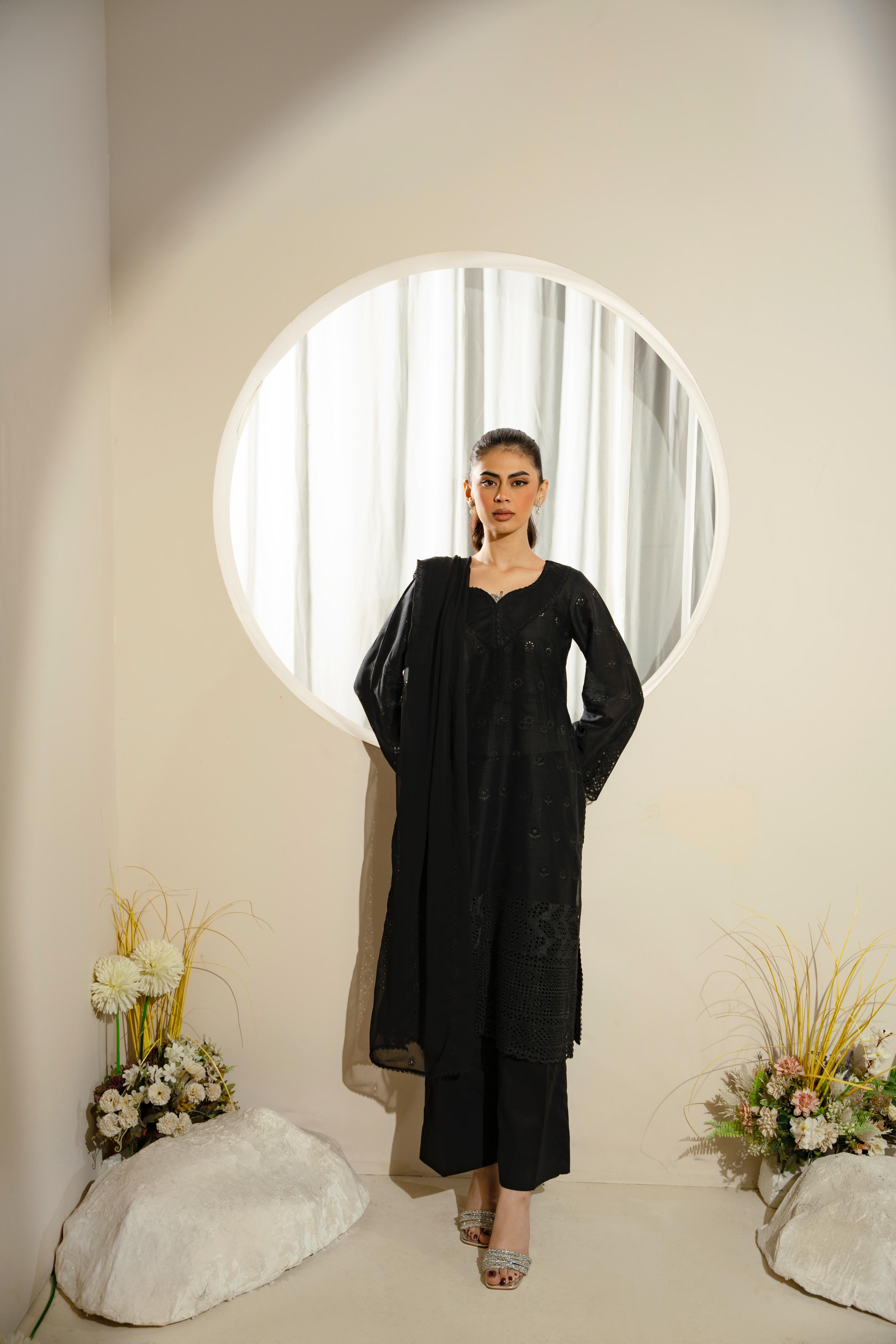 Noir Essence 3PC Stitched – Imqaan